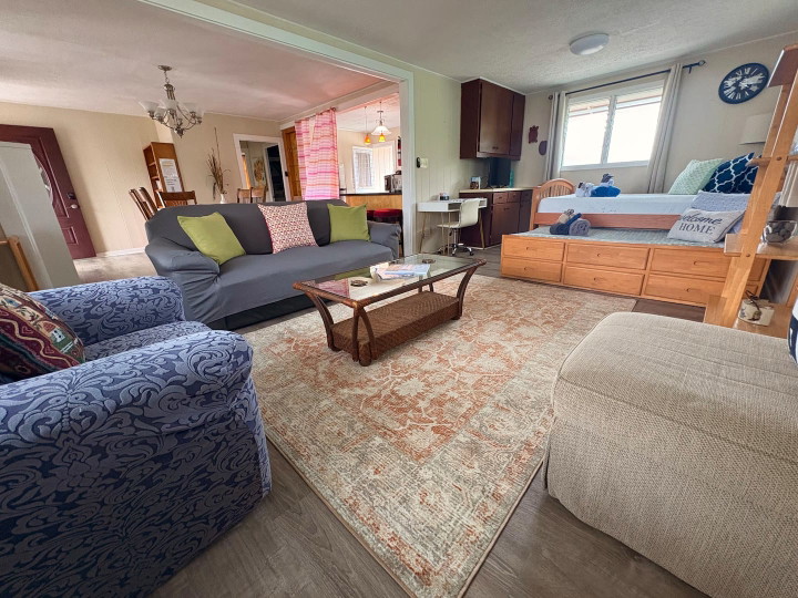 Lei House Ohana, Unit 2 ( Upstairs) - Hilo, HI