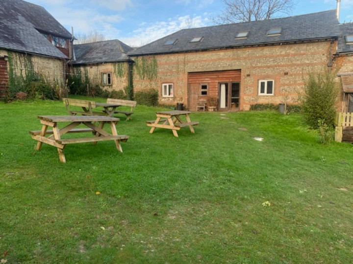 Middle Cottage, New Barn Field Centre - 도싯