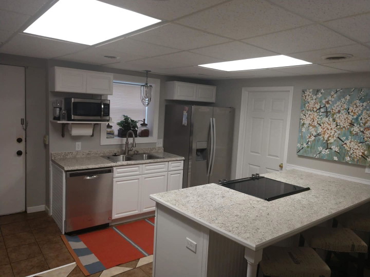 Modern Unit In The Beautiful City Of Oneida. - Verona, NY