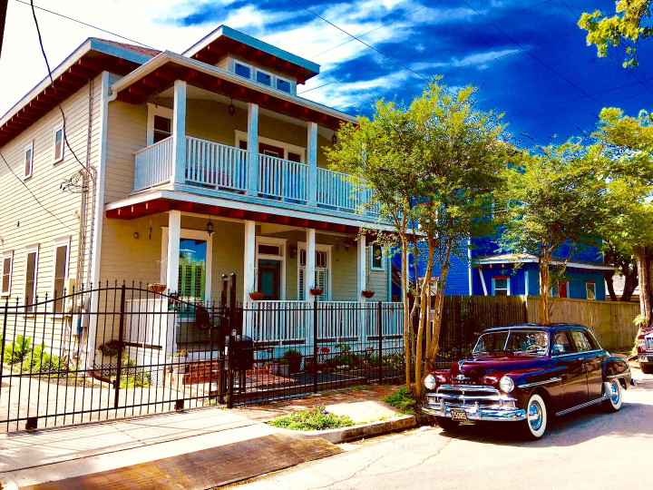 Historic Hopkins House Apartment In Montrose - Houston, TX