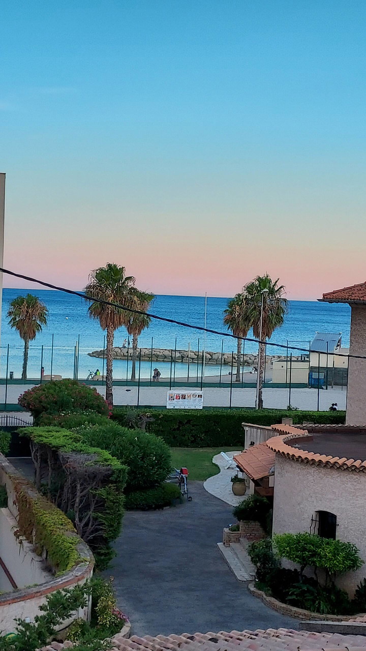 Appartement De Charme T2 Vue Mer Et Garage Prive. - La Ciotat
