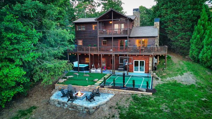 Whippoorwill Estate - Spa | Mini Golf | B Ball - Mineral Bluff, GA