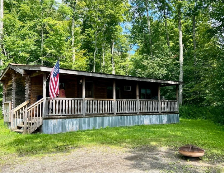 Cozy Private Cabin Near Dreams Parks - Cooperstown, NY