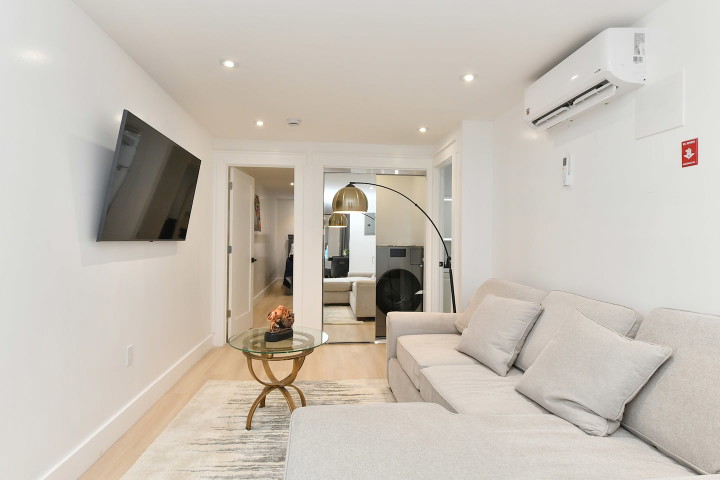 Luxury Apt- Downtown Manhattan (3 Bed-2 Bath) - New York
