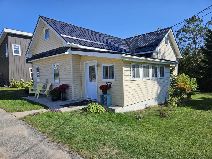 Cozy Retreat - North Bay