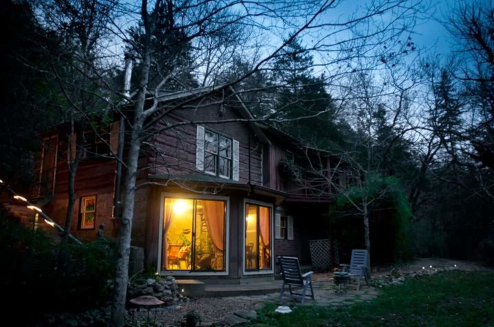 Retreat - The Artists Cottage - Eureka Springs, AR