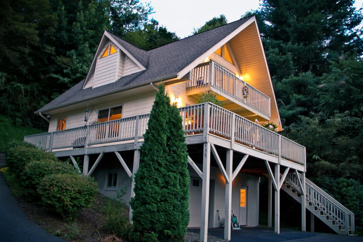 Wonderful Views, Wrap Around Deck, 4 Bedrooms, May Discount - Blue Ridge Mountains