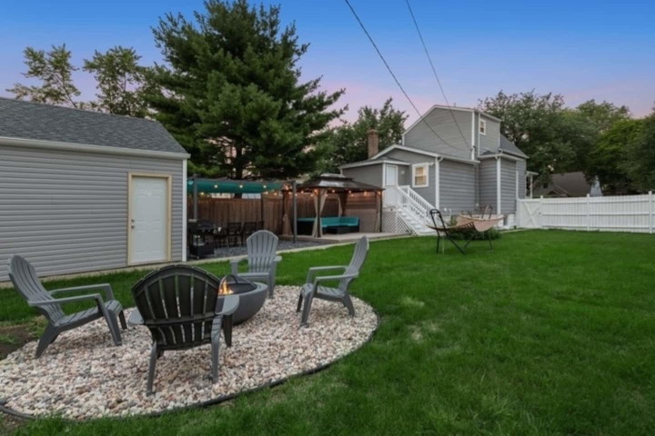 Remodeled | Game Room | Fire Pit | 5 Min To Zoo - Oak Park, IL