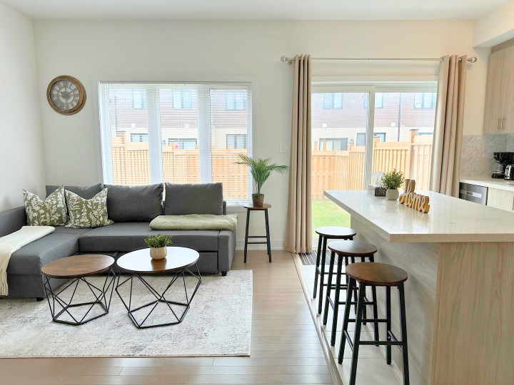 Cozy Barrie 3brprivate Yard Fast Wifi& 2 Parking - Barrie