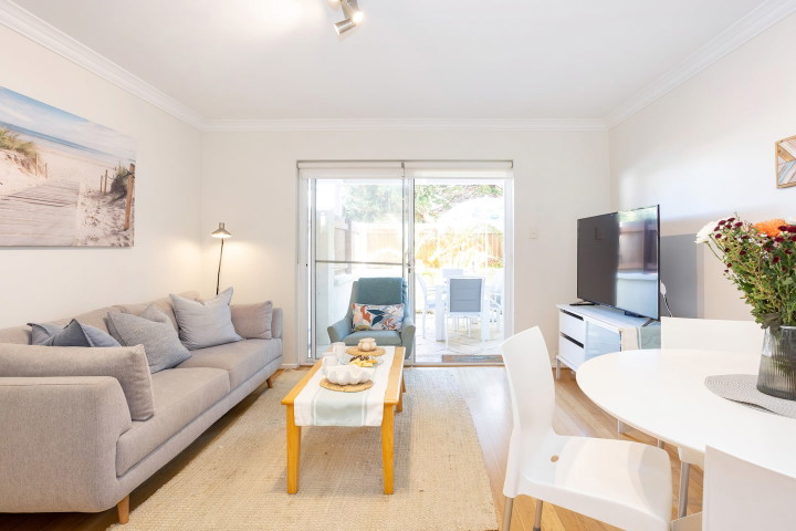 Splash Into Cottesloe| Steps To Beach - Cottesloe