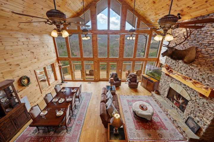 Spacious Cabin | 4 King Suites Sleeps 14 | Hot Tub - Pigeon Forge