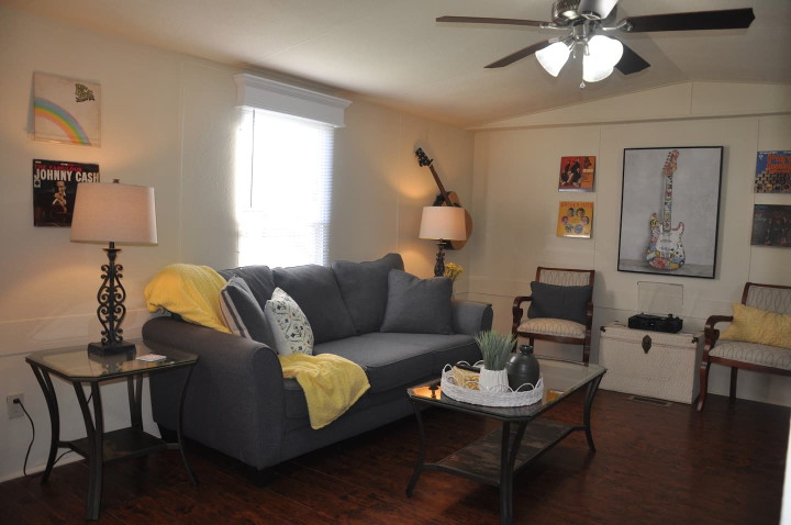 Low Rent Rendezvous - Lebanon, TN