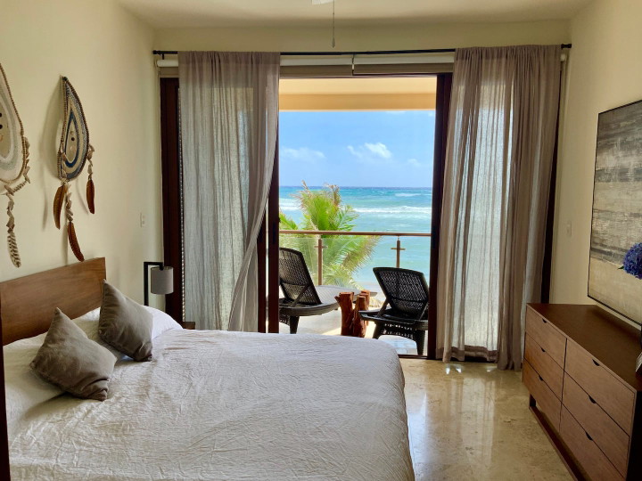 Exclusive Beachfront Condo, Pool & Starlink Wifi - Akumal