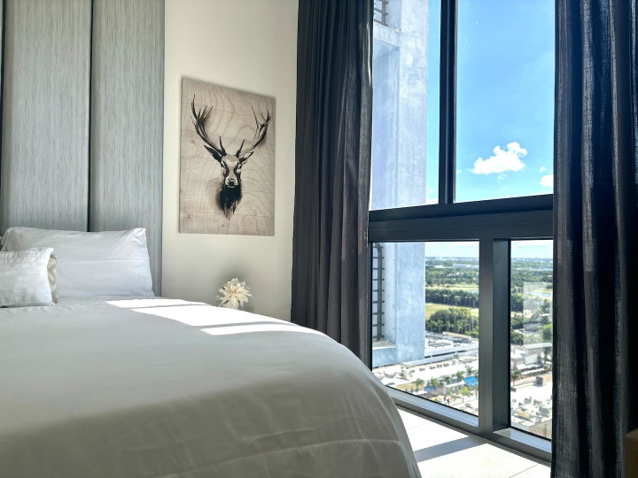 D1912b Awesome Downtown Doral Studio Big View - Doral, FL