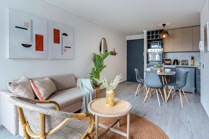 Modern 1 Bedroom, 1 Living Room, A/c, Wi-fi | 2 People | Metro Sta. Lucía 11 - Santiago, Chile