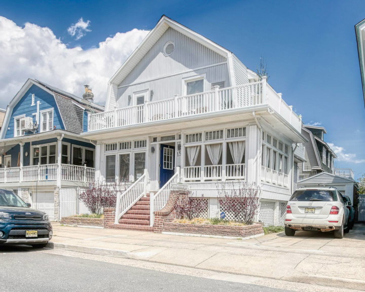 7 Bdrm "Sunshine House" 1.5 Blks To Beach+parking - Atlantic City, NJ