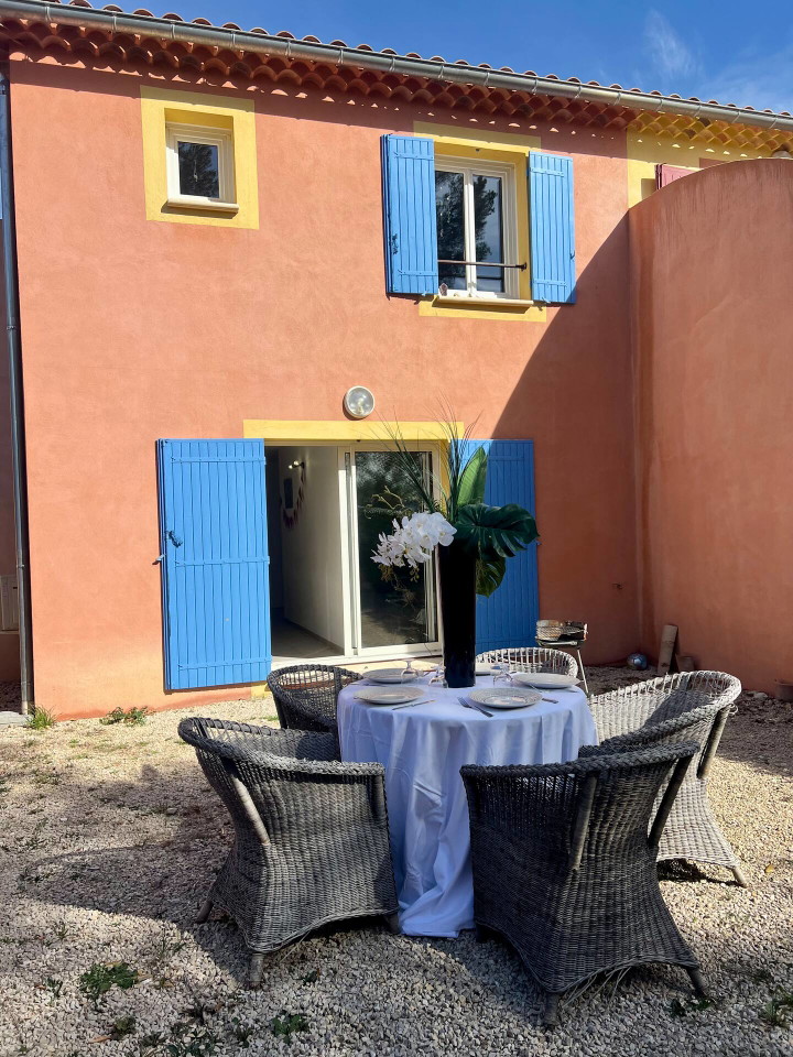 Hameau De La Garenne, Roussillon. - Bonnieux