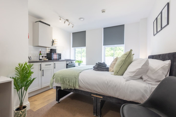 Large Deluxe Studio, City Centre, Parking, Kitchen - Derby