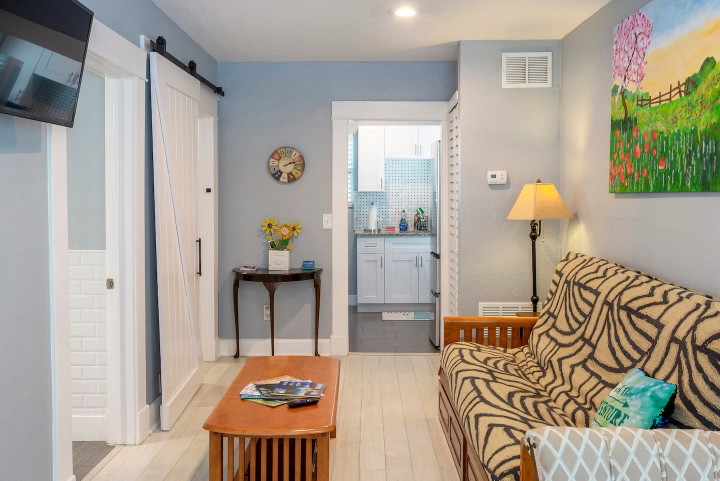 Tiny House Downtown St.pete: Surprisingly Spacious - St. Petersburg, FL