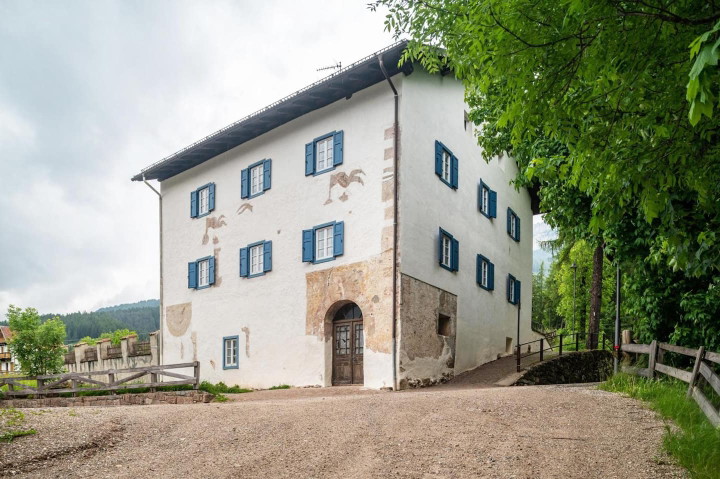 Historic Chateau Soldà Dolomites - Canazei