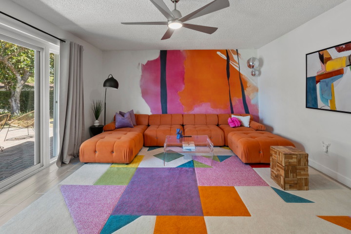 Casa Groovy | 1.9 Miles To Universal | Sleeps 8 - Orlando