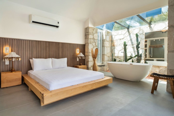 Villa En Pierre De Style Loft Avec Piscine D'hiver Chauffée - Ölüdeniz