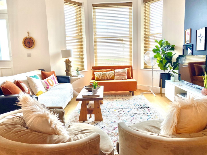 Stunning Beachfront G/f Apartment With Parking - Steyning