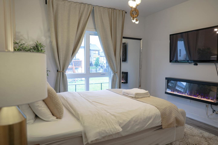 Sweet Home - Luxury Condo Near Dt Ottawa W/parking - 