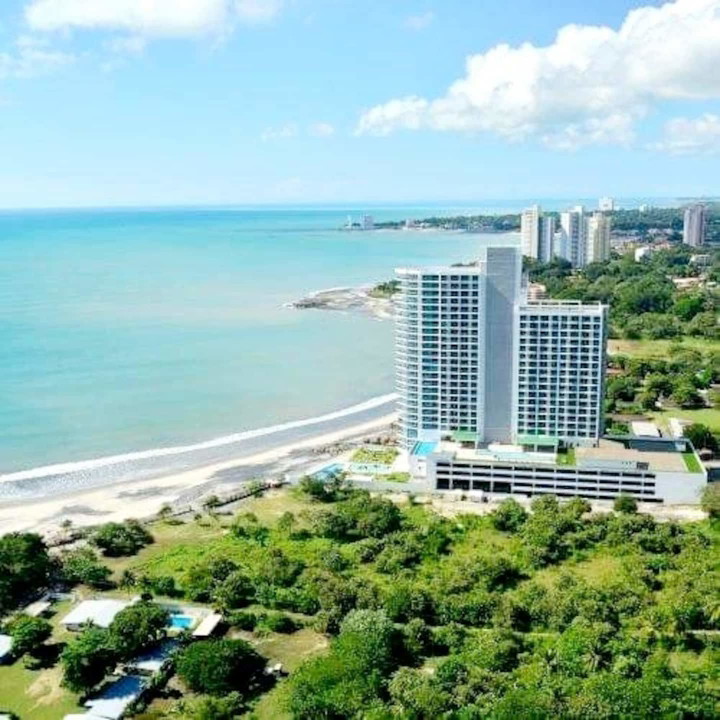 Wake Up To Ocean Views | Beachfront Condo - Panama