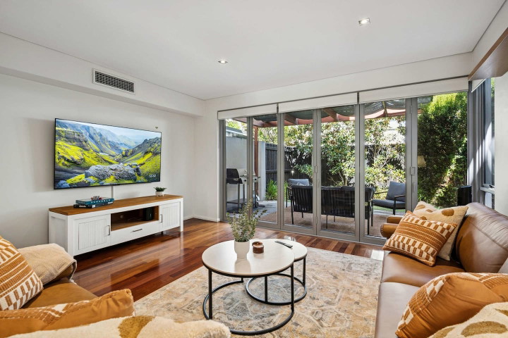 Two Waters House | Leighton Beach, 3br + Parking - 