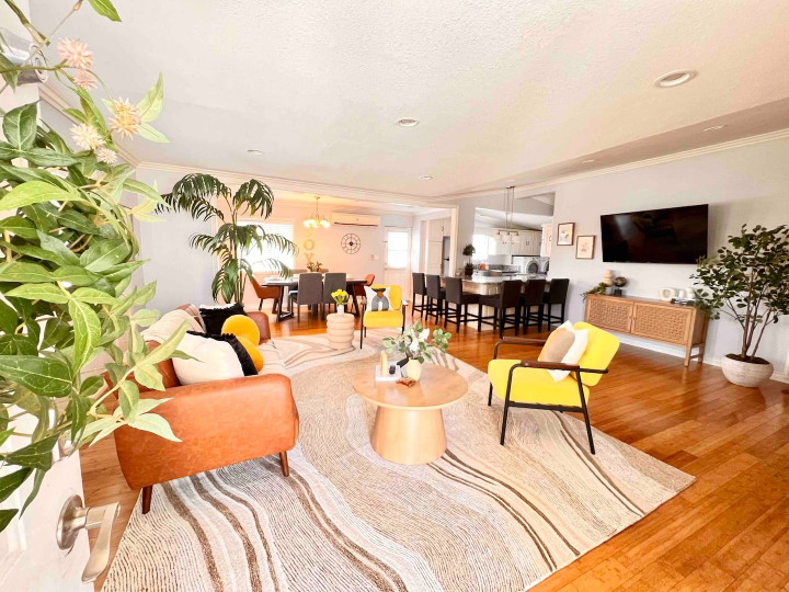 Joyful Vacation Home - Cypress, CA
