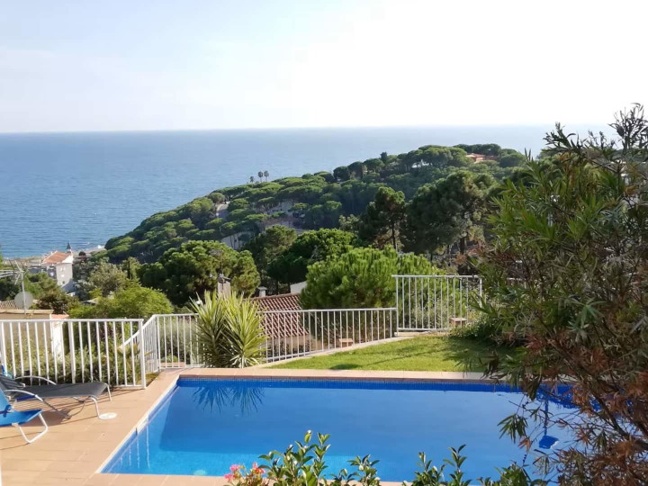 Villa Sur La Plage De Barcelone. Superbe Vue Mer. - Calella