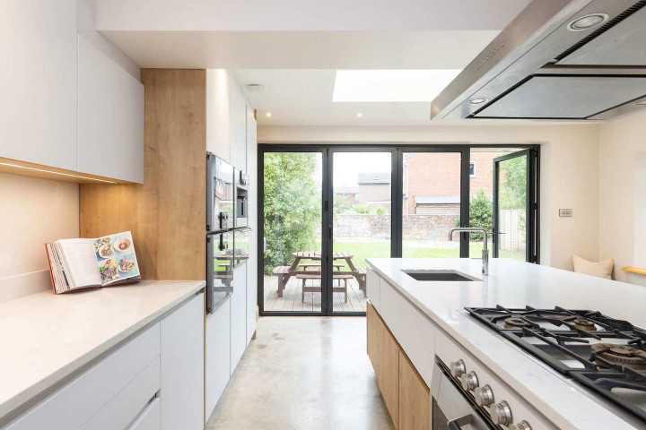 Spacious 4-bed Near City & Sea - Chichester