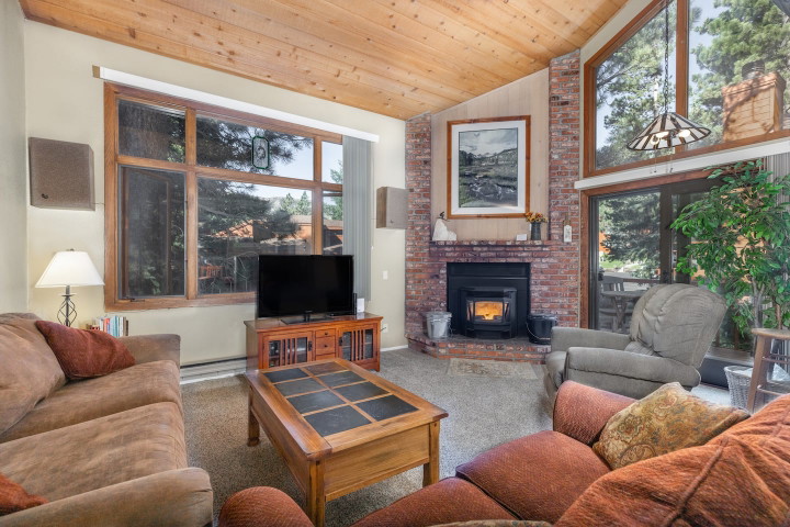 Woodlands Remodeled 2 Bedroom+loft Townhouse - Mammoth Lakes