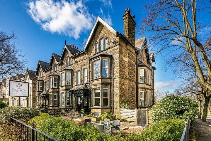 Lux Central Hgt 1-bed: King Wi-fi Parking Sleeps 4 - Yorkshire
