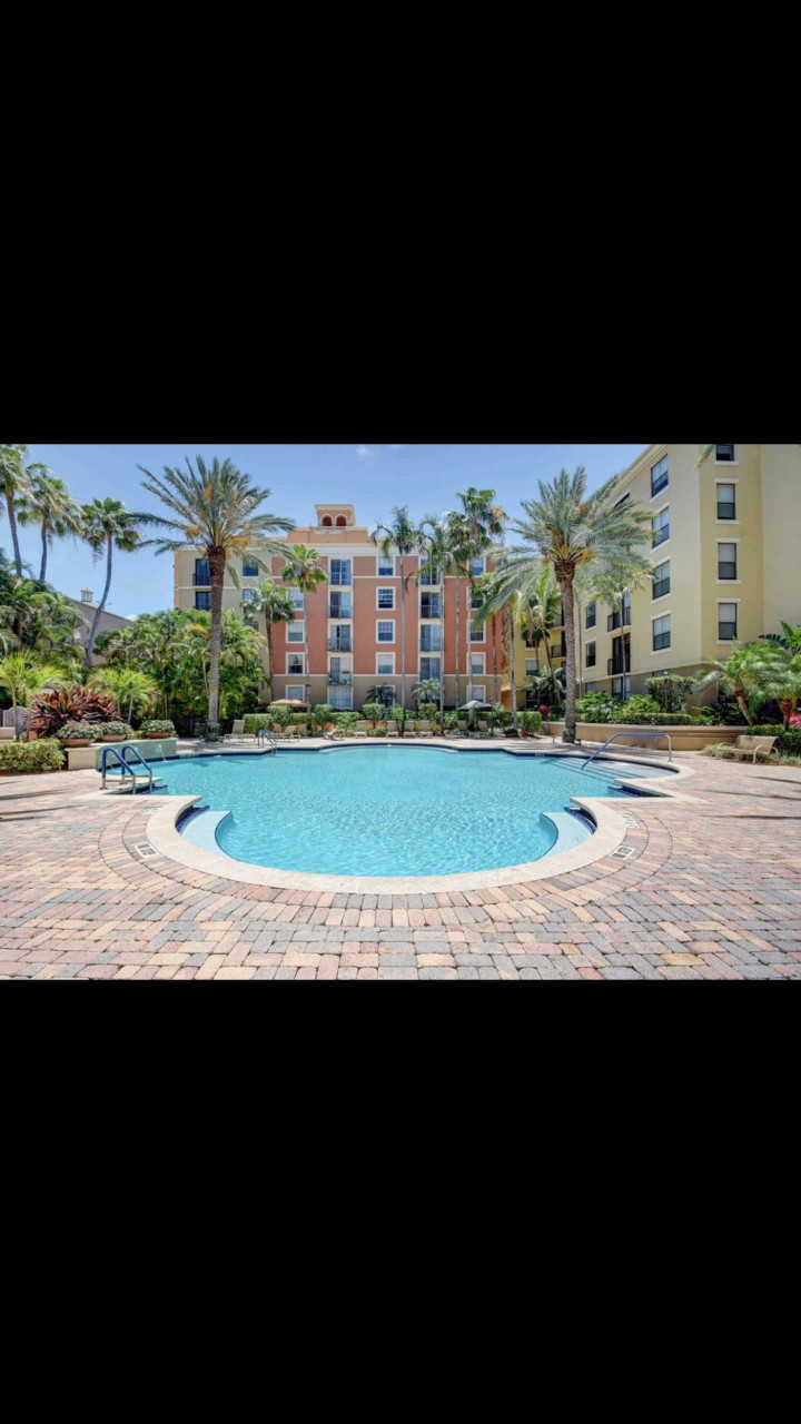 Bel Appartement En Attique à Un Emplacement Idéal ! - West Palm Beach, FL