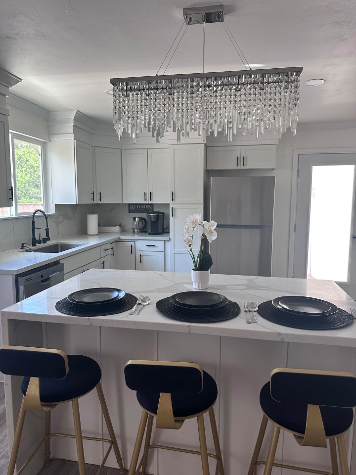 Chic Modern 3br Cozy & Stylish - シミバレー, CA