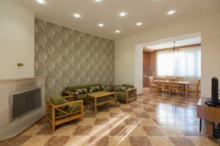 Charming And Convenient Apartment In Baghramyan 1 - Yerevan