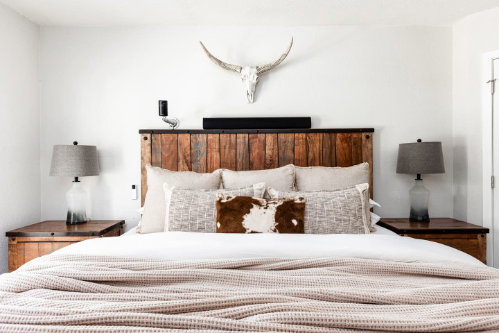 Old Town Retreat | Pet Friendly | Saltwater Pool - Scottsdale