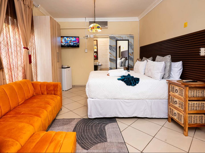 Chrome - Comfort 4-sleeper Room - Rustenburg