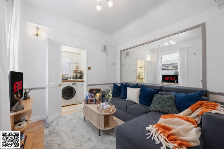 Family Friendly Private Entry 24h Check-in - Earls Court