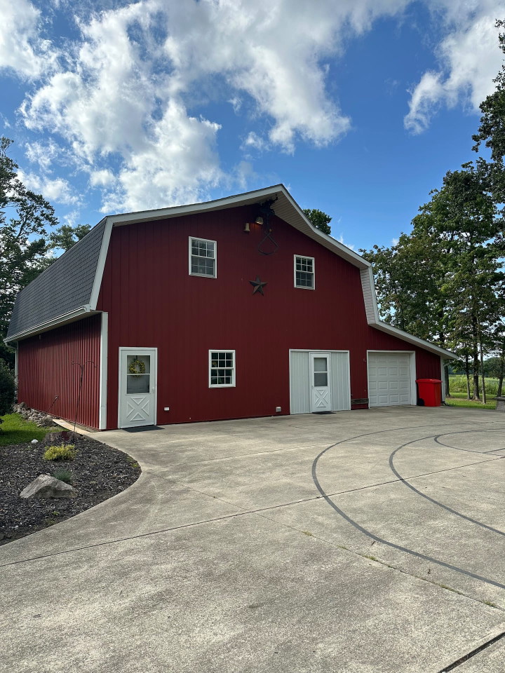 Fabulous Barn, Great Setting, Amenities, & Luxury! - Urbana, OH