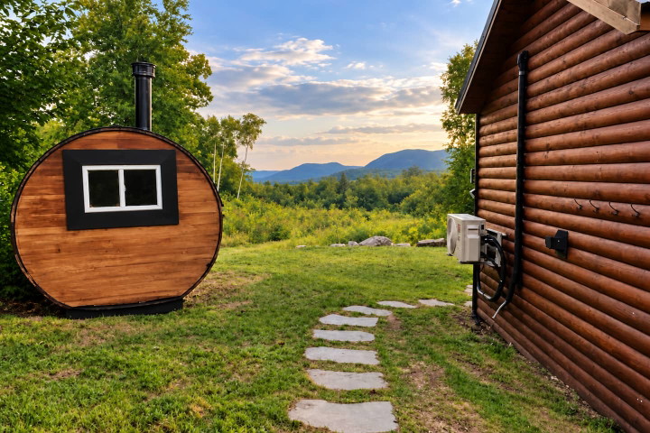 Secluded Mountain View Cabin Private Sauna - New Hampshire
