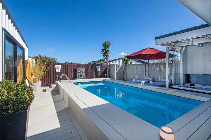 Sunkissed Pool Villa - Mangawhai Holiday Home - Mangawhai
