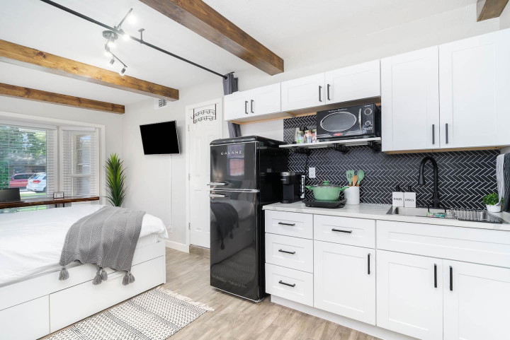 Modern Getaway In Irving - Irving, TX