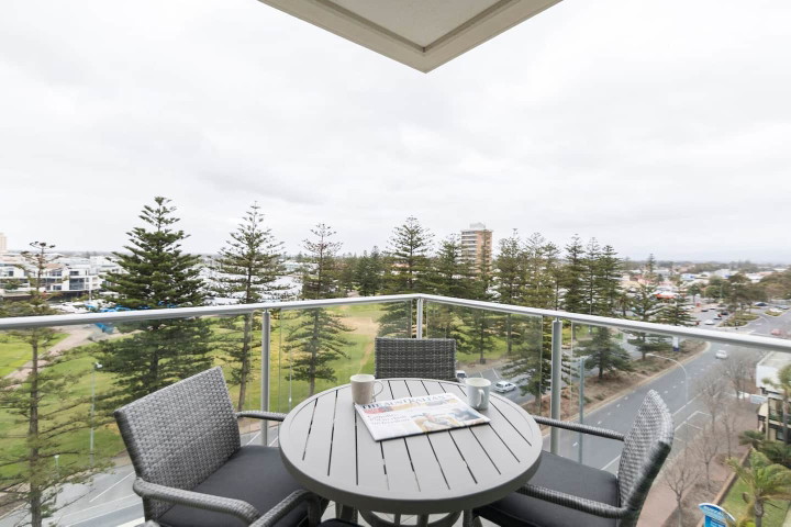 Liberty 727 -Glenelg- Marina & City Views - Adelaide