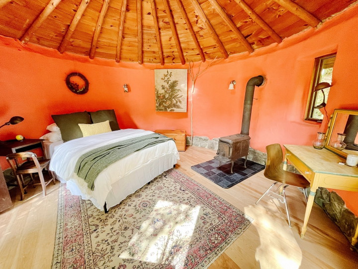 Sculpted Earthen Yurt In Green Mtns - Vermont