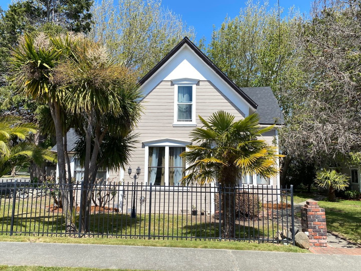 Old World Charm At The Beach! - Crescent City, CA