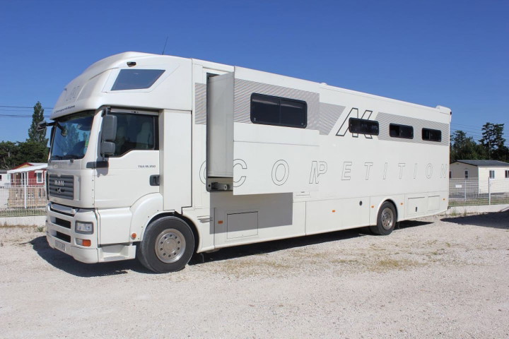 Camion Chevaux Home Car - Les Avenières