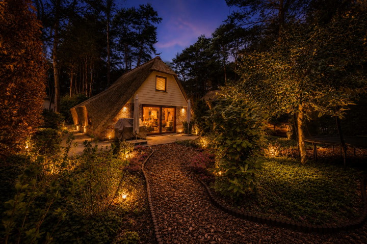 Wellness Jungle Lodge | Privé Jacuzzi & Sauna - Maastricht